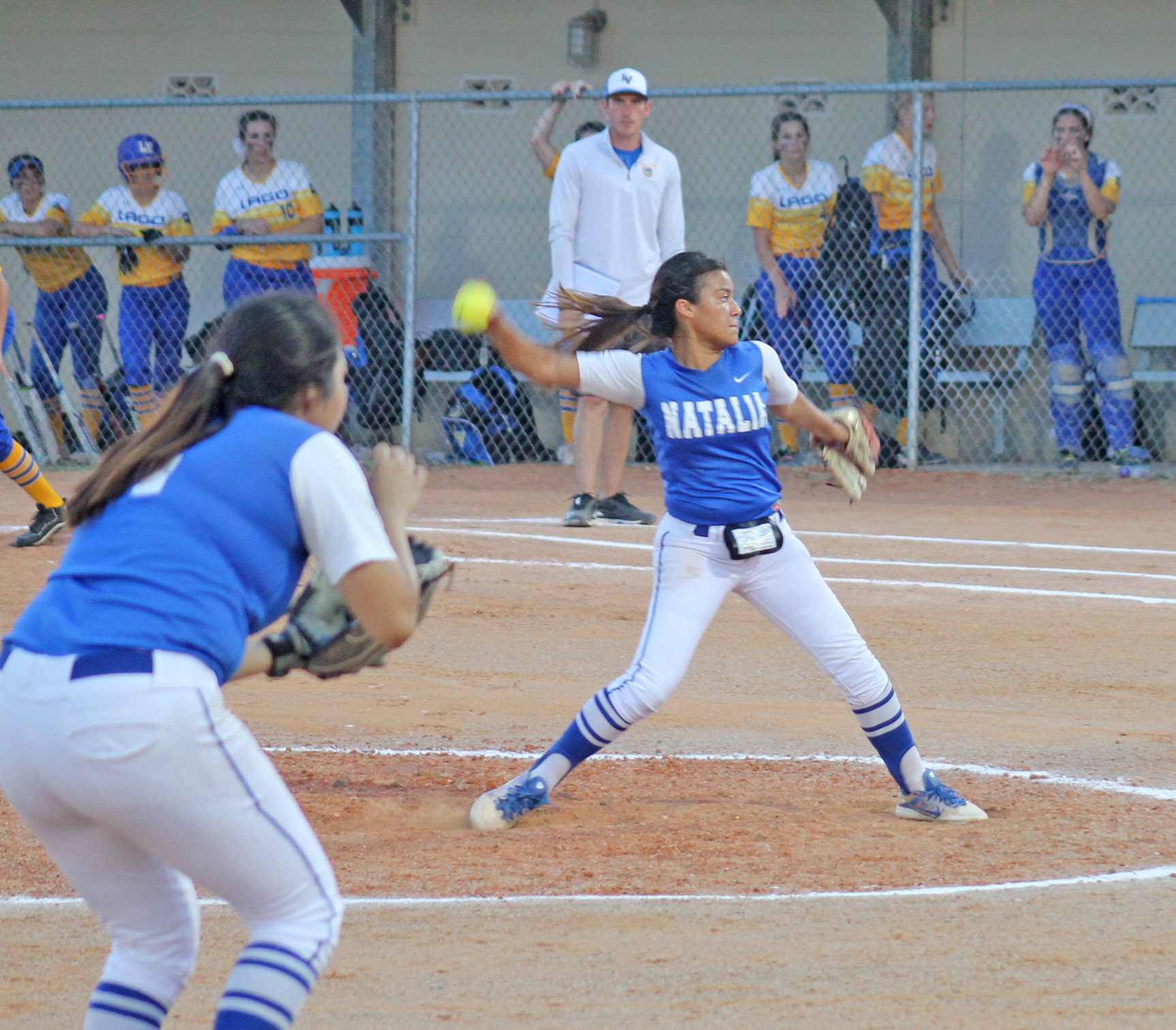 Jourdanton holds on for wild win over Lady Mustangs – The Devine News