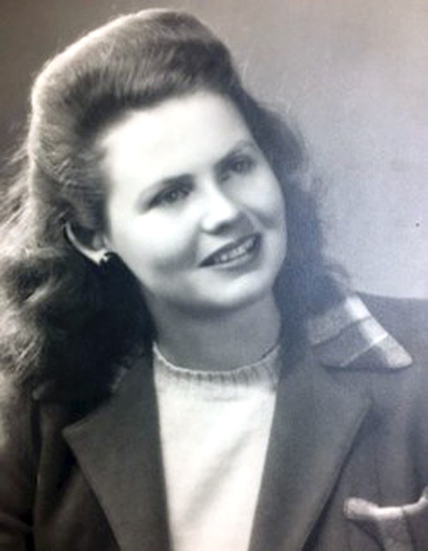 Martha Frances Calk – The Devine News