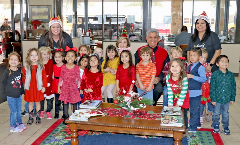 IMG_7867 croppoed Mr and Mrs Don Dunford of Chaparral Ford visit with ...