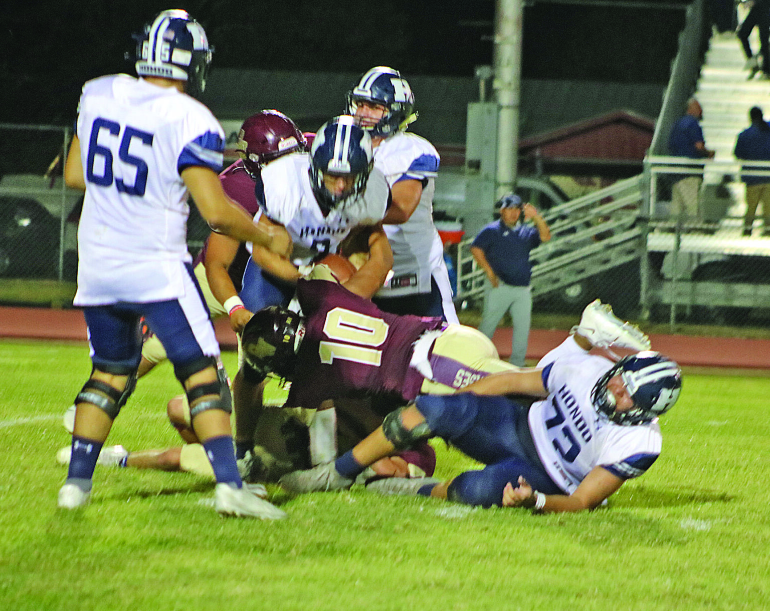 Warhorses stick it to the Owls 34-6 – The Devine News