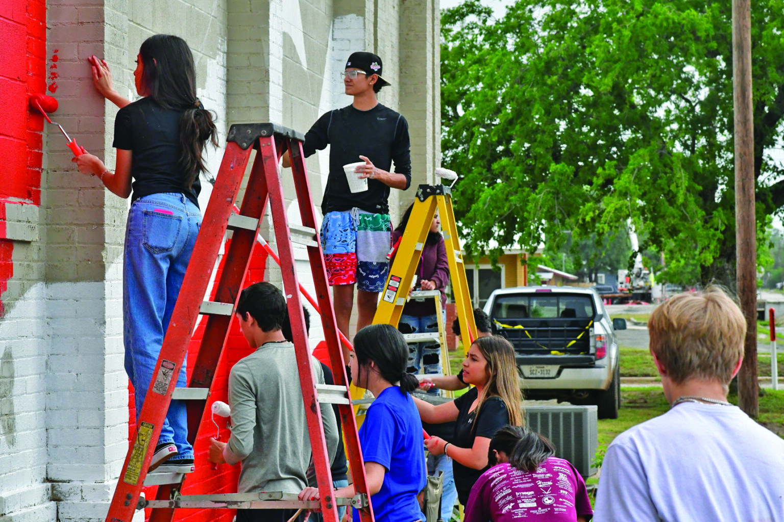 Devine art students complete Devine’s largest mural 75 ft wide x 16 ft ...