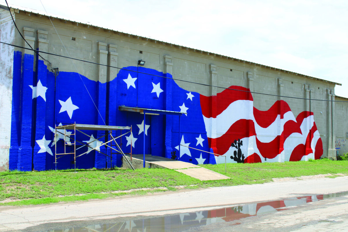 Devine art students complete Devine’s largest mural 75 ft wide x 16 ft ...