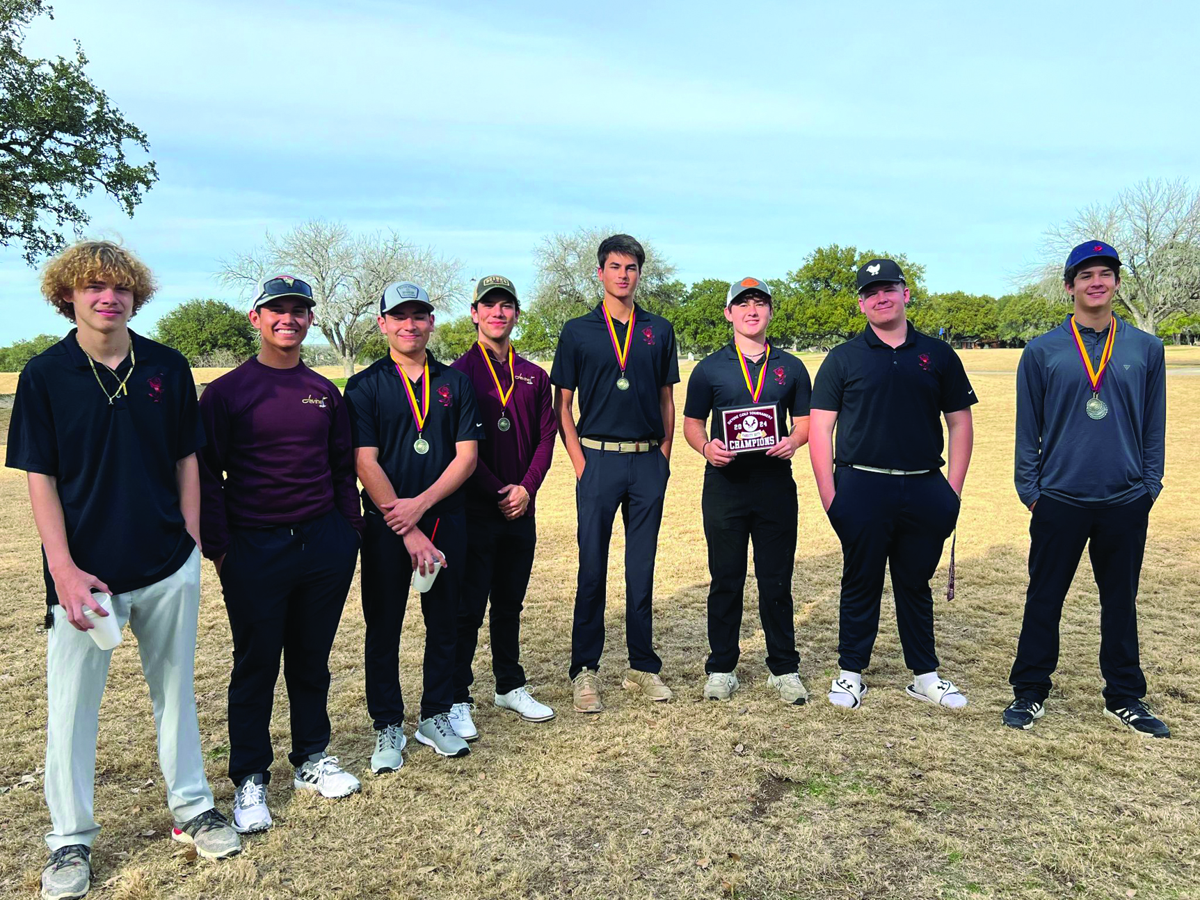 Warhorse golf drives to tourney Championship! – The Devine News