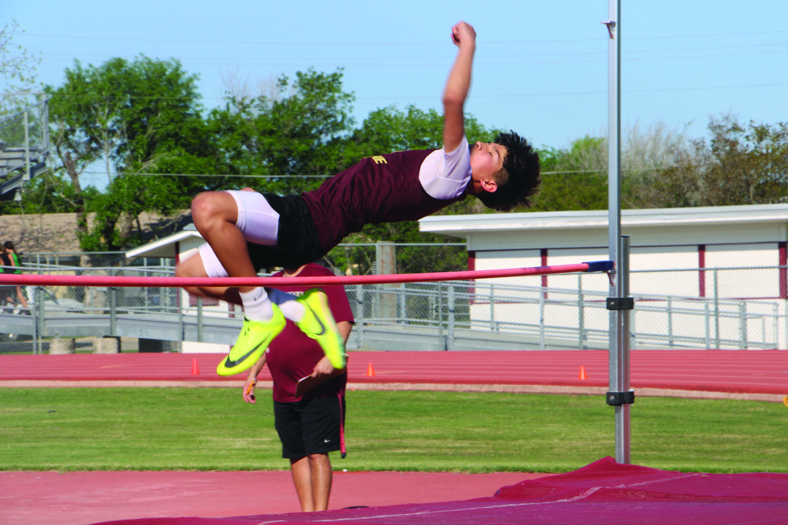 Colts Track champs! – The Devine News