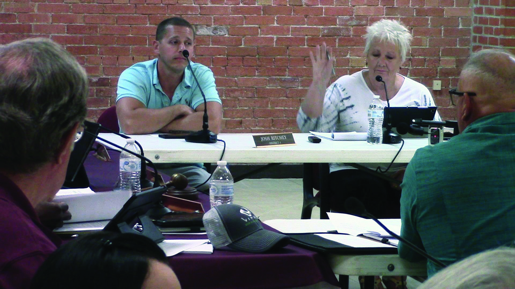 Devine council approves preliminary deal to lease airport hangar in ...