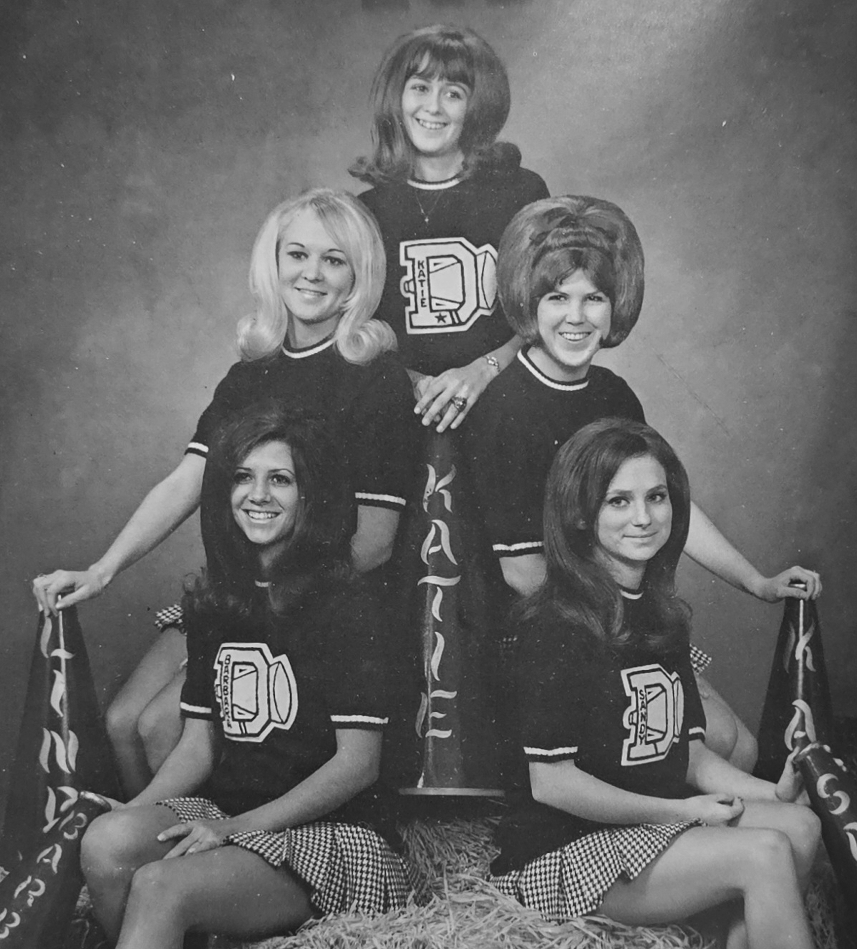 DEVINE CHEERLEADERS, MASCOTS, PEP SQUADS, TO BE HONORED AT HOMECOMING ...