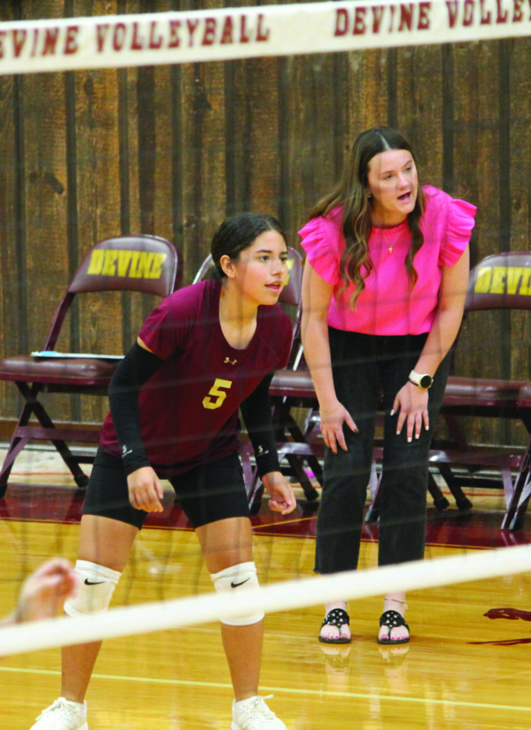 Coach Kara Stacy leads freshman Arabians to 14-1 mark – The Devine News